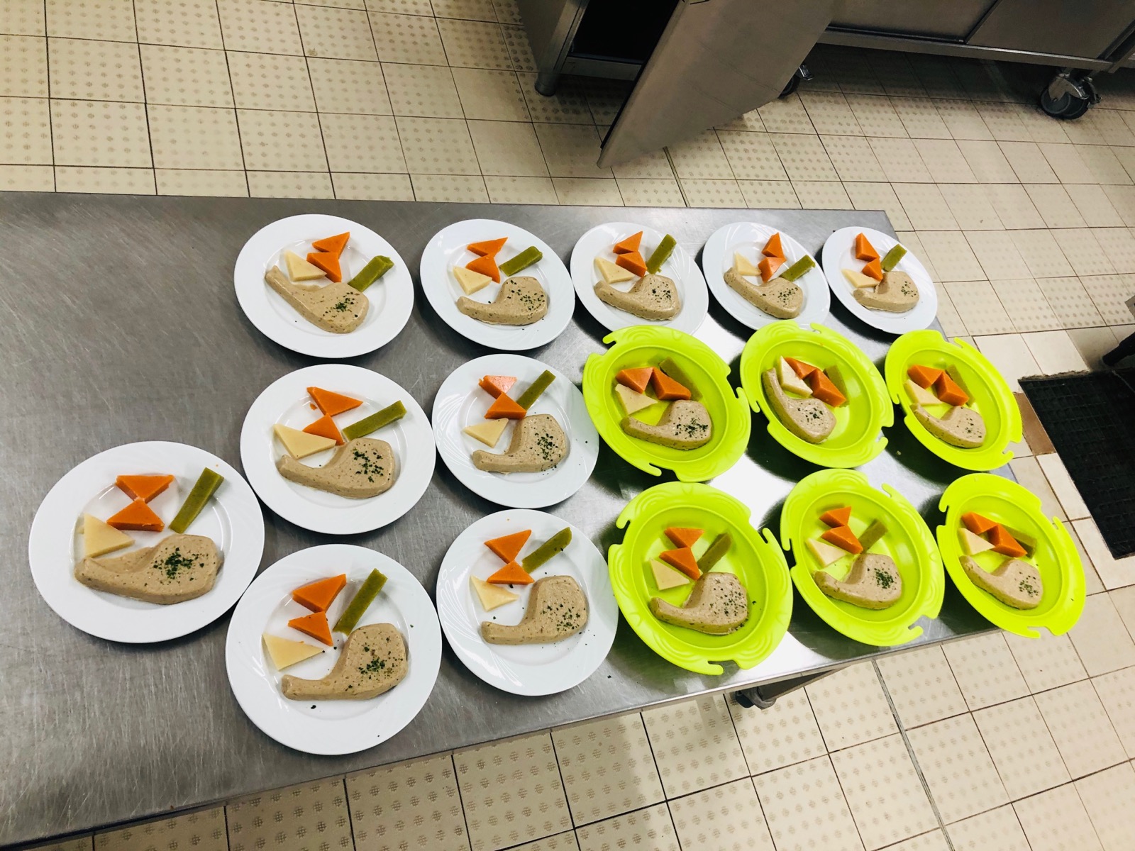 Finger Food Ehpad Exemple – Manger Main Dans Un Ehpad – LPLFNC